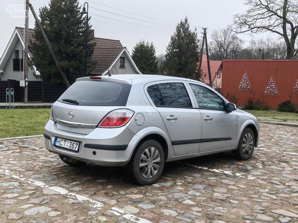 Pelēks Opel Astra 2005 Klaipėda, ar dzinēja tilpumu 1.70 L un nobraukumu 268 tūkst. km par 850 €, foto 2 vietnē AUTOMOTO.COM.LV