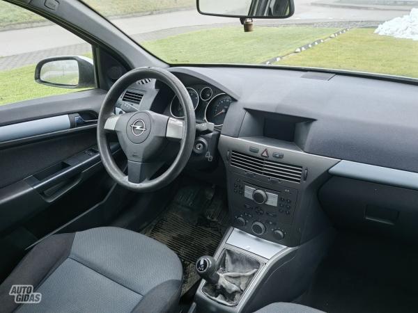 Pelēks Opel Astra 2005 Klaipėda, ar dzinēja tilpumu 1.70 L un nobraukumu 268 tūkst. km par 850 €, foto 5 vietnē AUTOMOTO.COM.LV