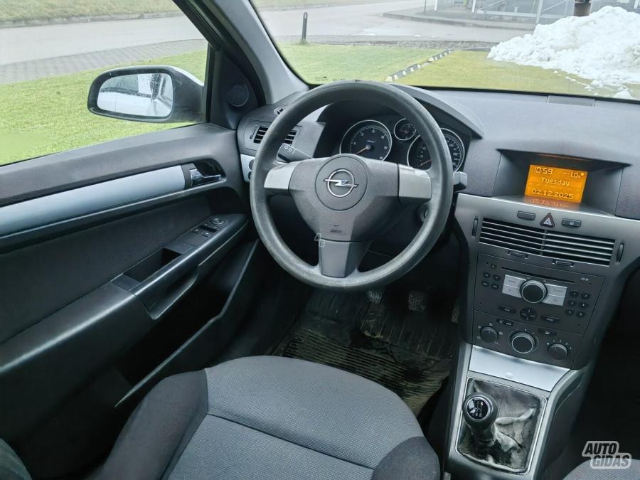 Pelēks Opel Astra 2005 Klaipėda, ar dzinēja tilpumu 1.70 L un nobraukumu 268 tūkst. km par 850 €, foto 6 vietnē AUTOMOTO.COM.LV