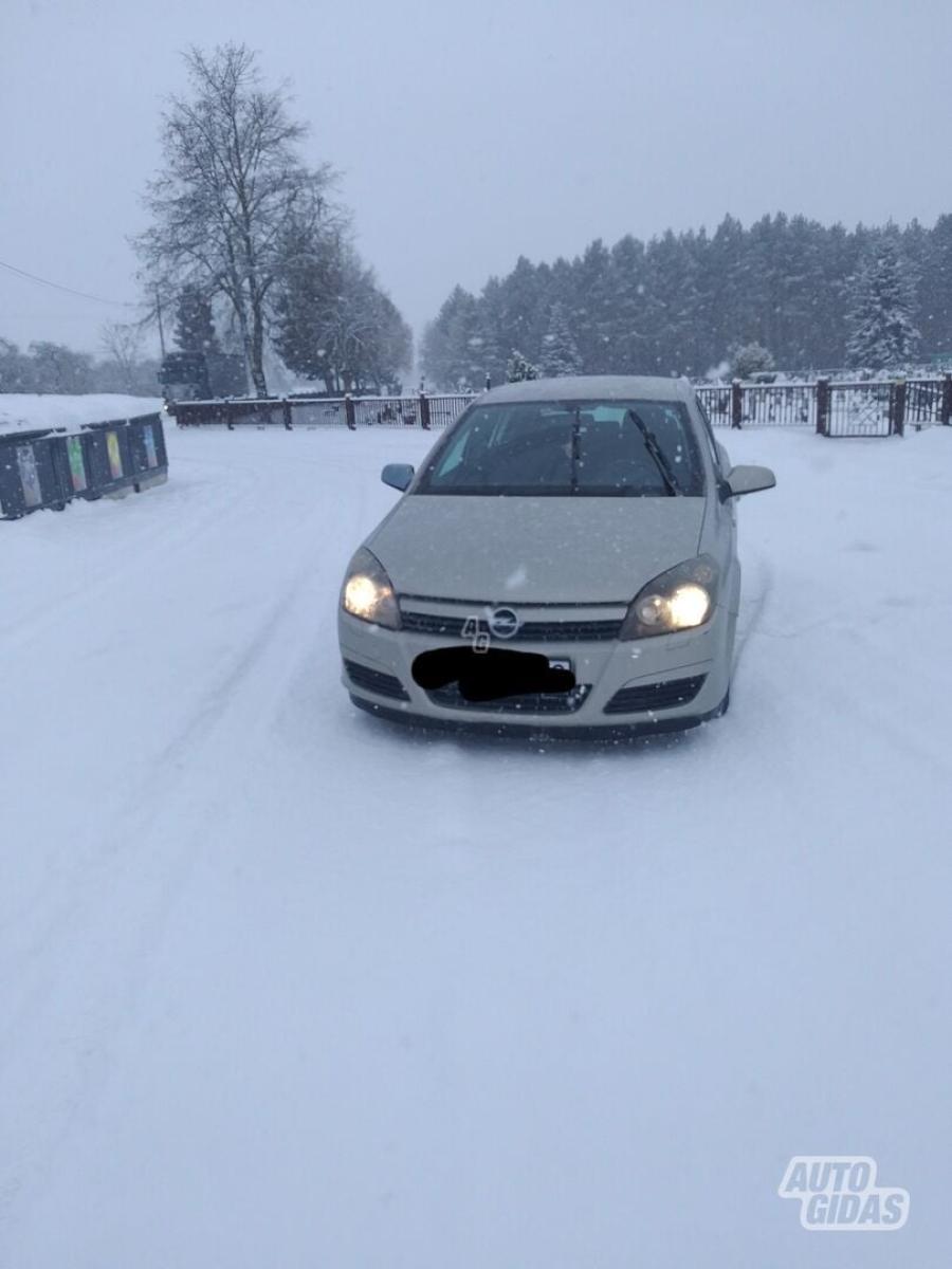 Grey Opel Astra 2005 in Vilnius, with an engine capacity of 1.70 L and mileage of 275 thousand km for 725 €, photo 3 on AUTOMOTO.COM.LV