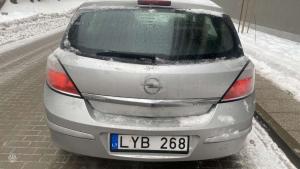 Grey Opel Astra 2005 in Vilnius, with an engine capacity of 1.60 L and mileage of 230 thousand km for 1550 €, photo 10 on AUTOMOTO.COM.LV