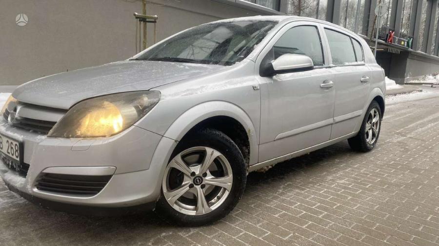 Grey Opel Astra 2005 in Vilnius, with an engine capacity of 1.60 L and mileage of 230 thousand km for 1550 €, photo 17 on AUTOMOTO.COM.LV