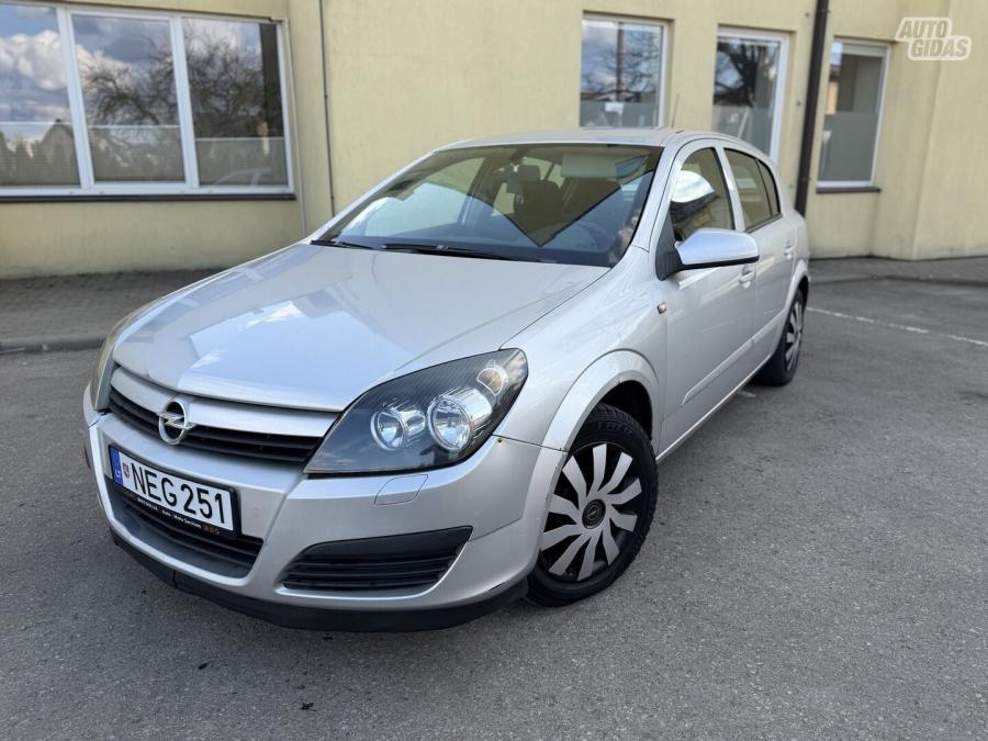 Pelēks Opel Astra 2005 Kauņa, ar dzinēja tilpumu 1.70 L un nobraukumu 256 tūkst. km par 990 €, foto 1 vietnē AUTOMOTO.COM.LV