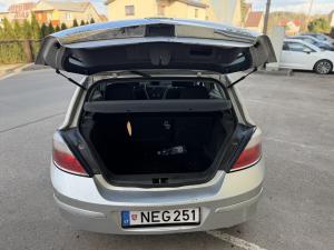 Pelēks Opel Astra 2005 Kauņa, ar dzinēja tilpumu 1.70 L un nobraukumu 256 tūkst. km par 990 €, foto 9 vietnē AUTOMOTO.COM.LV