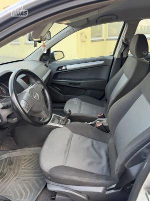 Pelēks Opel Astra 2005 Kauņa, ar dzinēja tilpumu 1.70 L un nobraukumu 256 tūkst. km par 990 €, foto 20 vietnē AUTOMOTO.COM.LV