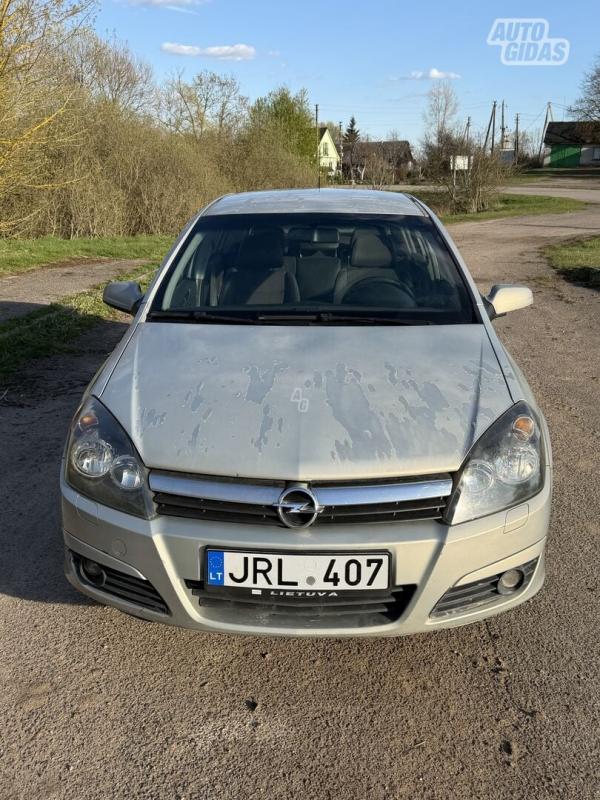 Pelēks Opel Astra 2005 Viļņa, ar dzinēja tilpumu 1.70 L un nobraukumu 351 tūkst. km par 900 €, foto 1 vietnē AUTOMOTO.COM.LV