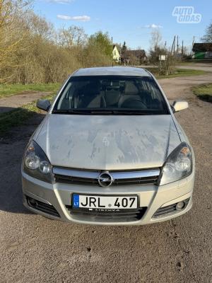 Grey Opel Astra 2005 in Vilnius, with an engine capacity of 1.70 L and mileage of 351 thousand km for 900 €, photo  on AUTOMOTO.COM.LV