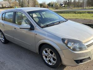 Grey Opel Astra 2005 in Vilnius, with an engine capacity of 1.70 L and mileage of 351 thousand km for 900 €, photo 5 on AUTOMOTO.COM.LV