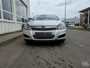 Grey Opel Astra 2005 in Kaunas, with an engine capacity of 1.80 L and mileage of 285 thousand km for 2000 €, photo 5 on AUTOMOTO.COM.LV