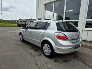 Grey Opel Astra 2005 in Kaunas, with an engine capacity of 1.80 L and mileage of 285 thousand km for 2000 €, photo 7 on AUTOMOTO.COM.LV