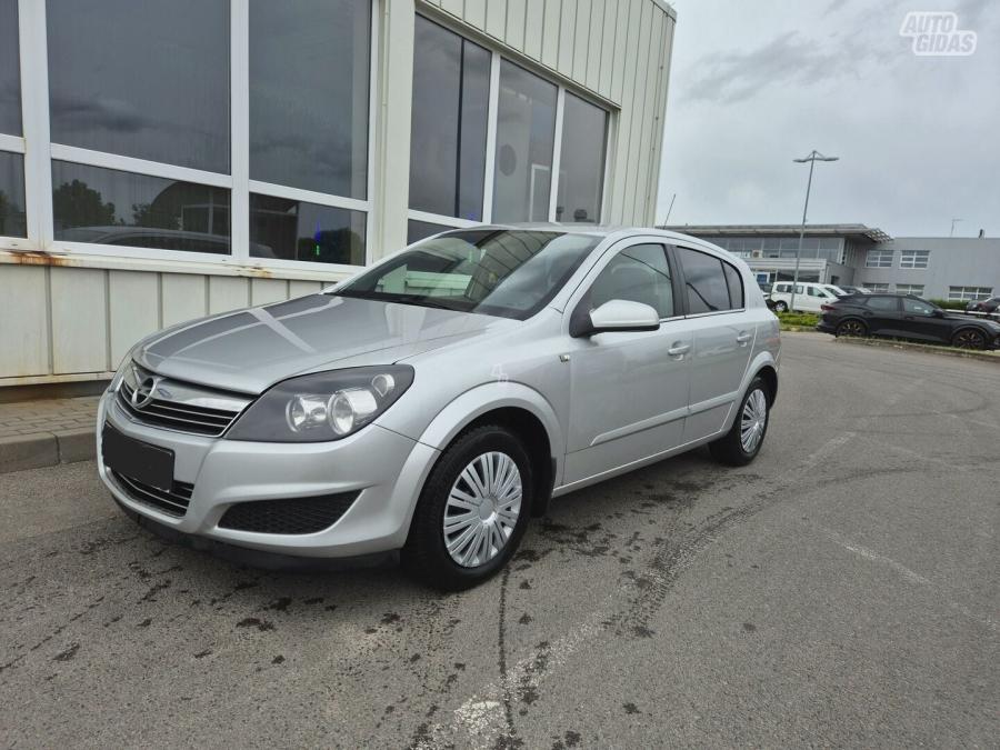 Grey Opel Astra 2005 in Kaunas, with an engine capacity of 1.80 L and mileage of 285 thousand km for 2000 €, photo 8 on AUTOMOTO.COM.LV