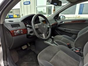 Grey Opel Astra 2005 in Kaunas, with an engine capacity of 1.80 L and mileage of 285 thousand km for 2000 €, photo 9 on AUTOMOTO.COM.LV