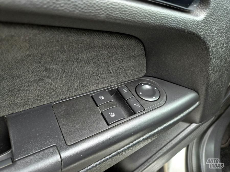 Grey Opel Astra 2005 in Kaunas, with an engine capacity of 1.80 L and mileage of 285 thousand km for 2000 €, photo 16 on AUTOMOTO.COM.LV
