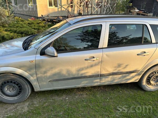 Pelēks Opel Astra 2005 Limbaži, ar dzinēja tilpumu 1.70 L un nobraukumu 310 tūkst. km par 1100 €, foto 4 vietnē AUTOMOTO.COM.LV
