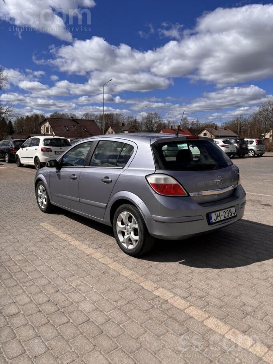 Pelēks Opel Astra 2005 Saldus, ar dzinēja tilpumu 1.70 L un nobraukumu 253 tūkst. km par 1750 €, foto 5 vietnē AUTOMOTO.COM.LV