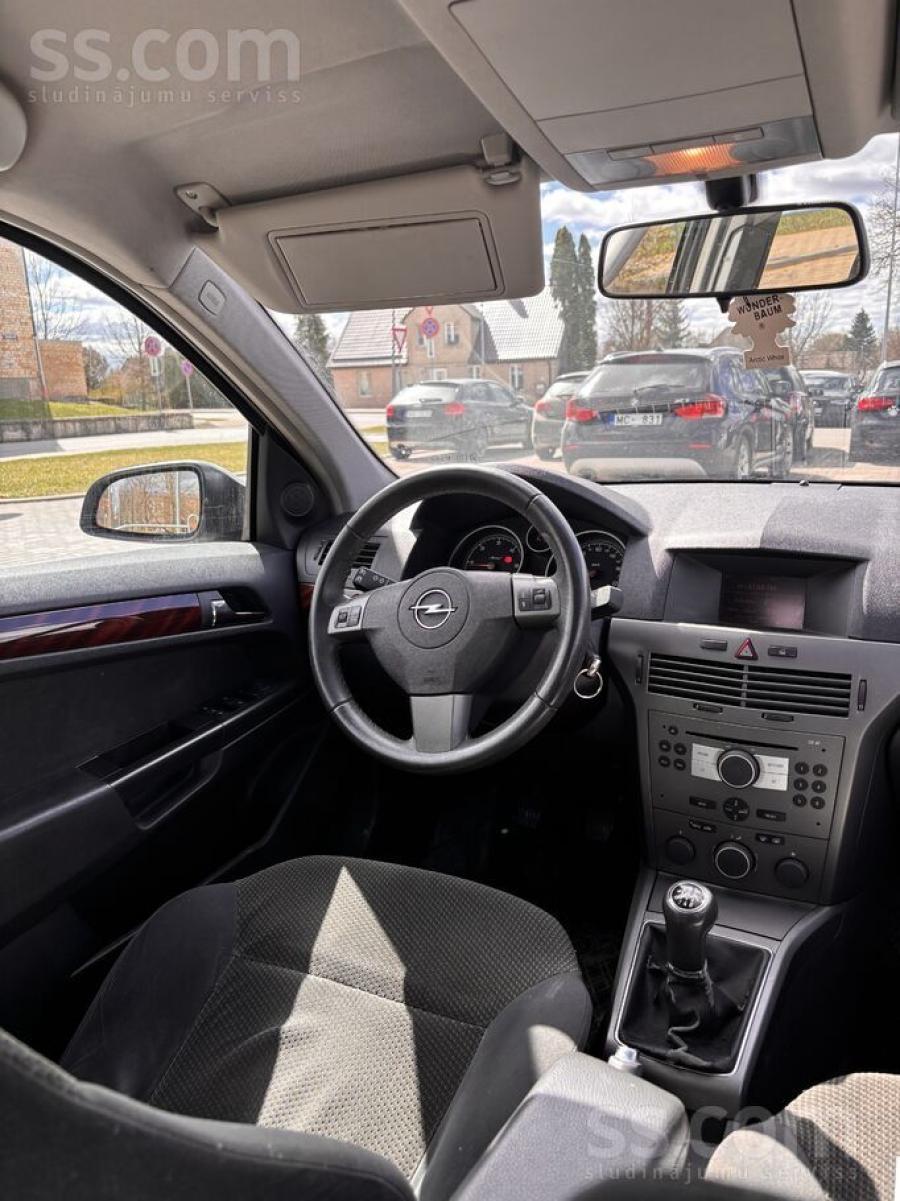 Pelēks Opel Astra 2005 Saldus, ar dzinēja tilpumu 1.70 L un nobraukumu 253 tūkst. km par 1750 €, foto 6 vietnē AUTOMOTO.COM.LV