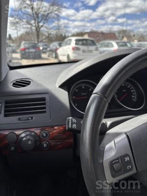 Pelēks Opel Astra 2005 Saldus, ar dzinēja tilpumu 1.70 L un nobraukumu 253 tūkst. km par 1750 €, foto 8 vietnē AUTOMOTO.COM.LV