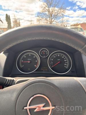 Pelēks Opel Astra 2005 Saldus, ar dzinēja tilpumu 1.70 L un nobraukumu 253 tūkst. km par 1750 €, foto 9 vietnē AUTOMOTO.COM.LV