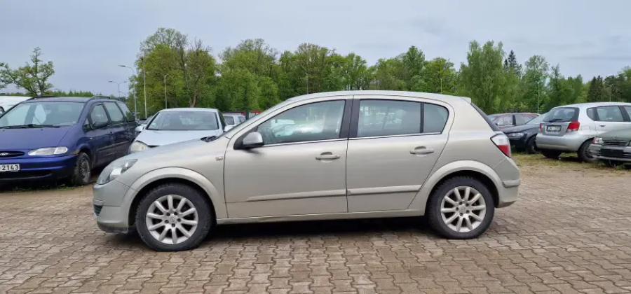 Pelēks Opel Astra 2005 Valmiera, ar dzinēja tilpumu 1.70 L un nobraukumu 320 tūkst. km par 770 €, foto 6 vietnē AUTOMOTO.COM.LV
