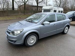 Grey Opel Astra 2005 in Limbazi, with an engine capacity of 1.60 L and mileage of 272 thousand km for 2250 €, photo  on AUTOMOTO.COM.LV