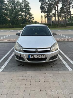Pelēks Opel Astra 2005 Ventspils, ar dzinēja tilpumu 1.40 L un nobraukumu 120 tūkst. km par 1200 €, foto 3 vietnē AUTOMOTO.COM.LV