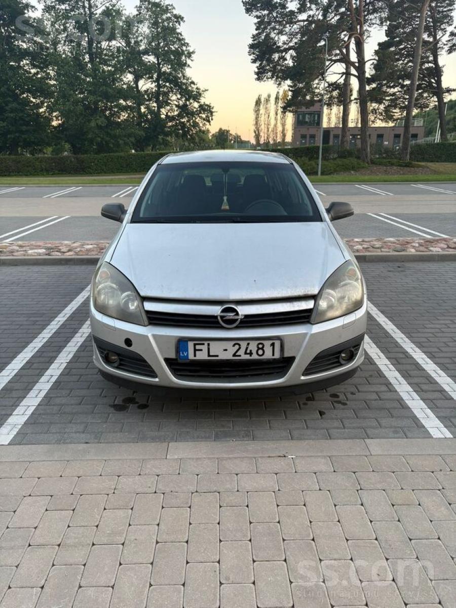 Pelēks Opel Astra 2005 Ventspils, ar dzinēja tilpumu 1.40 L un nobraukumu 120 tūkst. km par 1200 €, foto 3 vietnē AUTOMOTO.COM.LV