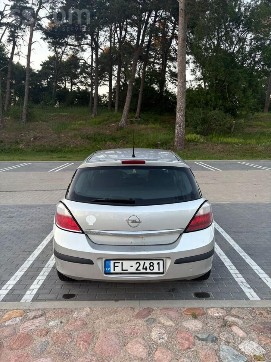 Pelēks Opel Astra 2005 Ventspils, ar dzinēja tilpumu 1.40 L un nobraukumu 120 tūkst. km par 1200 €, foto 5 vietnē AUTOMOTO.COM.LV