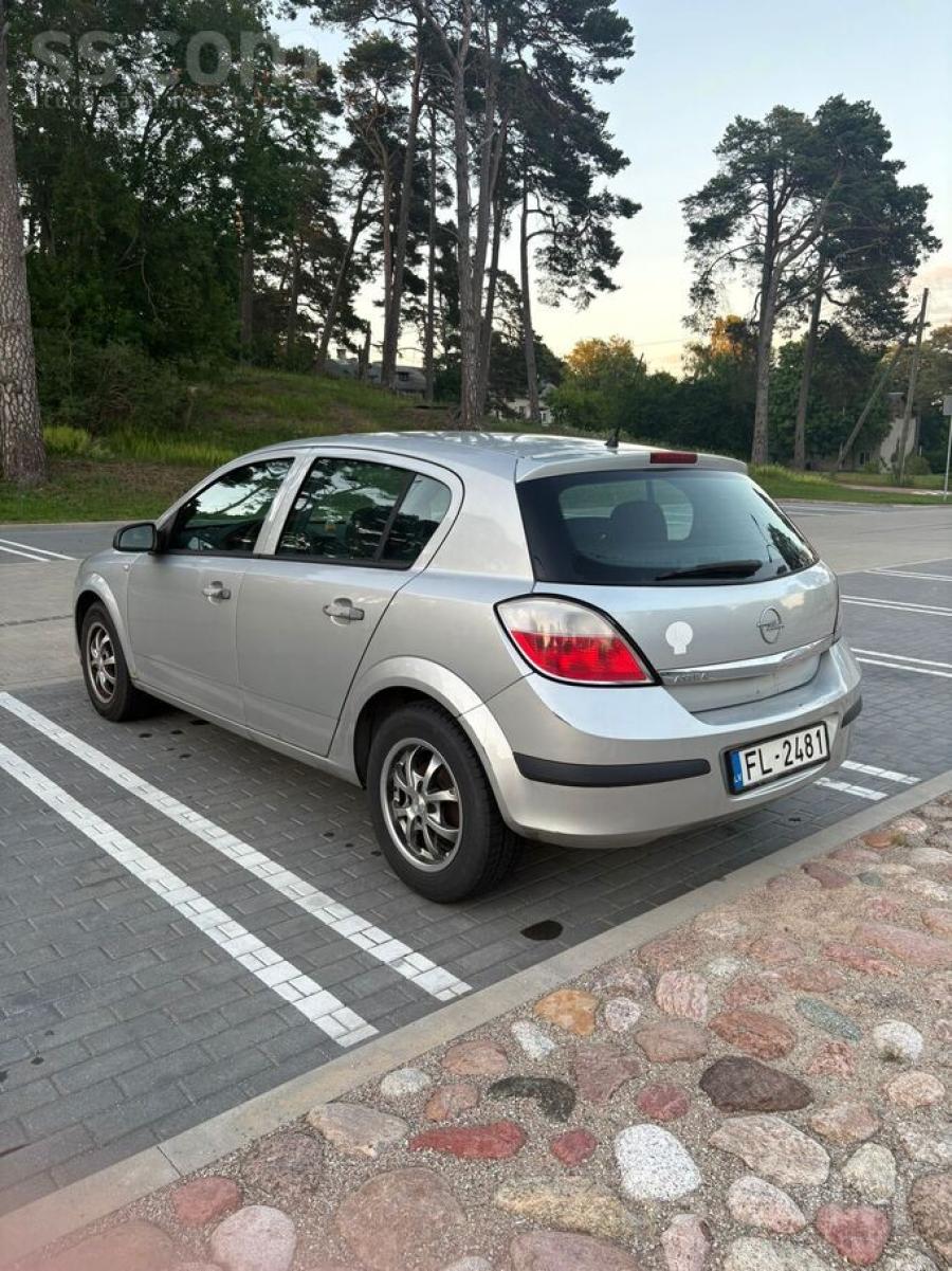 Pelēks Opel Astra 2005 Ventspils, ar dzinēja tilpumu 1.40 L un nobraukumu 120 tūkst. km par 1200 €, foto 6 vietnē AUTOMOTO.COM.LV