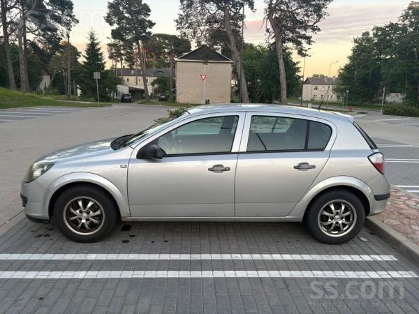 Pelēks Opel Astra 2005 Ventspils, ar dzinēja tilpumu 1.40 L un nobraukumu 120 tūkst. km par 1200 €, foto 7 vietnē AUTOMOTO.COM.LV