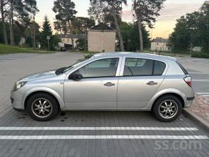 Pelēks Opel Astra 2005 Ventspils, ar dzinēja tilpumu 1.40 L un nobraukumu 120 tūkst. km par 1200 €, foto 8 vietnē AUTOMOTO.COM.LV