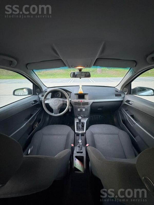 Pelēks Opel Astra 2005 Ventspils, ar dzinēja tilpumu 1.40 L un nobraukumu 120 tūkst. km par 1200 €, foto 8 vietnē AUTOMOTO.COM.LV
