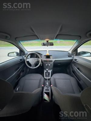 Pelēks Opel Astra 2005 Ventspils, ar dzinēja tilpumu 1.40 L un nobraukumu 120 tūkst. km par 1200 €, foto 9 vietnē AUTOMOTO.COM.LV