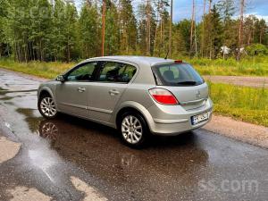 Grey Opel Astra 2005 in Riga, with an engine capacity of 1.60 L and mileage of 153 thousand km for 1950 €, photo 4 on AUTOMOTO.COM.LV