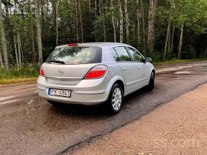 Grey Opel Astra 2005 in Riga, with an engine capacity of 1.60 L and mileage of 153 thousand km for 1950 €, photo 5 on AUTOMOTO.COM.LV