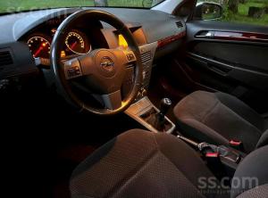Grey Opel Astra 2005 in Riga, with an engine capacity of 1.60 L and mileage of 153 thousand km for 1950 €, photo 6 on AUTOMOTO.COM.LV
