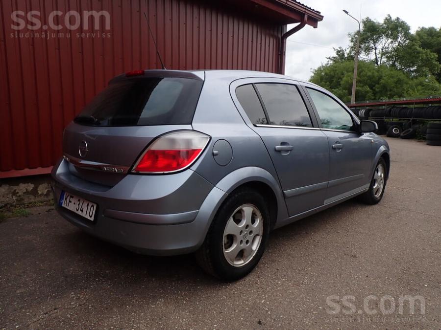 Pelēks Opel Astra 2005 Liepāja, ar dzinēja tilpumu 1.70 L un nobraukumu 287 tūkst. km par 1650 €, foto 3 vietnē AUTOMOTO.COM.LV