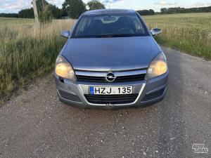 Pelēks Opel Astra 2005 Klaipėda, ar dzinēja tilpumu 1.70 L un nobraukumu 31 tūkst. km par 500 €, foto  vietnē AUTOMOTO.COM.LV