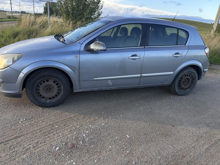 Pelēks Opel Astra 2005 Klaipėda, ar dzinēja tilpumu 1.70 L un nobraukumu 31 tūkst. km par 500 €, foto 3 vietnē AUTOMOTO.COM.LV