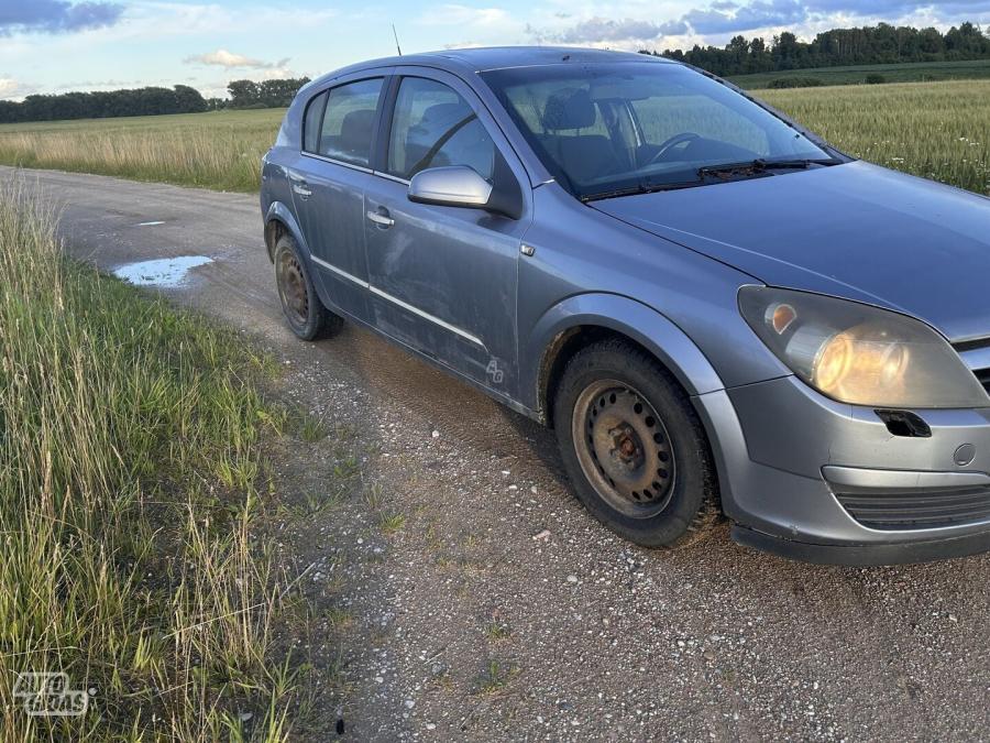 Pelēks Opel Astra 2005 Klaipėda, ar dzinēja tilpumu 1.70 L un nobraukumu 31 tūkst. km par 500 €, foto 4 vietnē AUTOMOTO.COM.LV