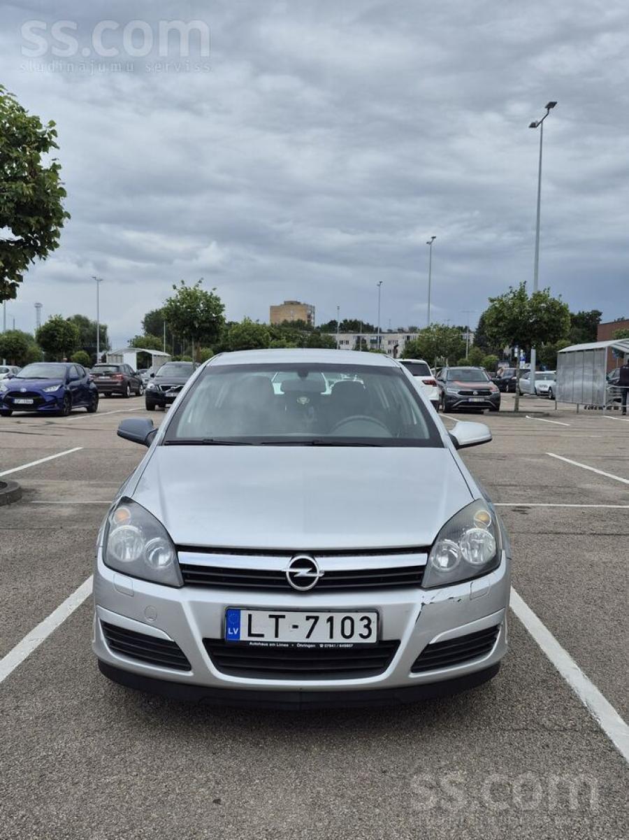 Grey Opel Astra 2005 in Riga, with an engine capacity of 1.80 L and mileage of 246 thousand km for 1050 €, photo 1 on AUTOMOTO.COM.LV