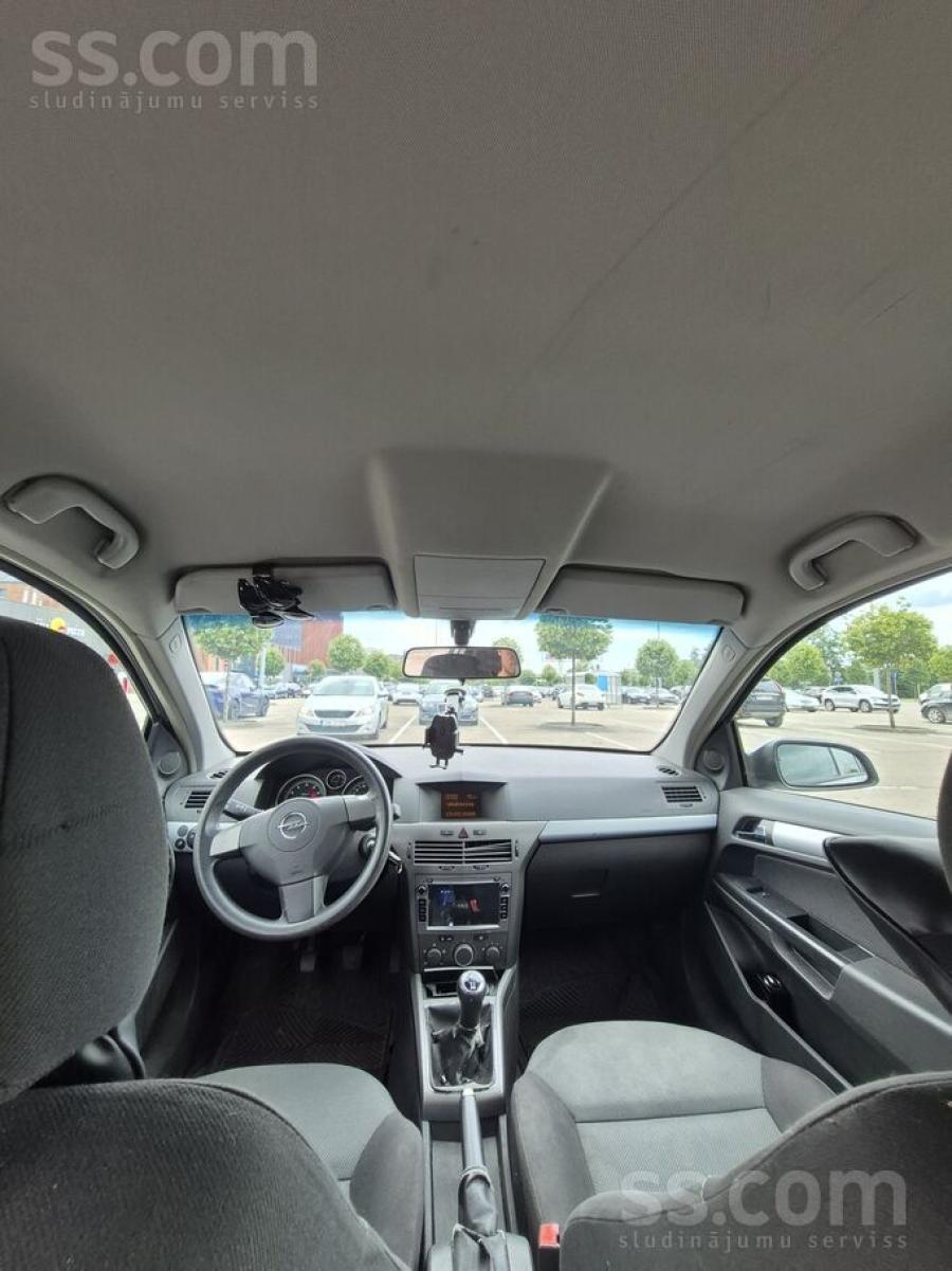 Grey Opel Astra 2005 in Riga, with an engine capacity of 1.80 L and mileage of 246 thousand km for 1050 €, photo 11 on AUTOMOTO.COM.LV
