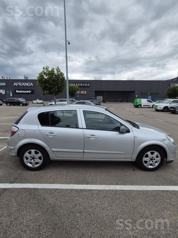 Pelēks Opel Astra 2005 Rīga, ar dzinēja tilpumu 1.80 L un nobraukumu 246 tūkst. km par 1050 €, foto 5 vietnē AUTOMOTO.COM.LV