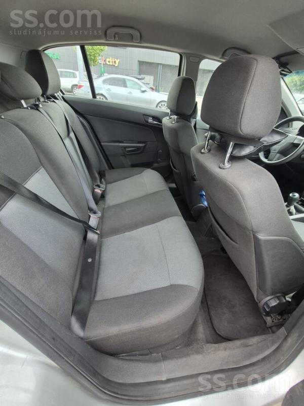Pelēks Opel Astra 2005 Rīga, ar dzinēja tilpumu 1.80 L un nobraukumu 246 tūkst. km par 1050 €, foto 6 vietnē AUTOMOTO.COM.LV