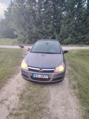 Grey Opel Astra 2005 in Limbazi, with an engine capacity of 1.90 L and mileage of 266 thousand km for 1200 €, photo  on AUTOMOTO.COM.LV
