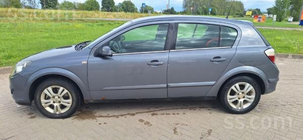 Grey Opel Astra 2005 in Jekabpils, with an engine capacity of 1.60 L and mileage of 290 thousand km for 1230 €, photo 4 on AUTOMOTO.COM.LV