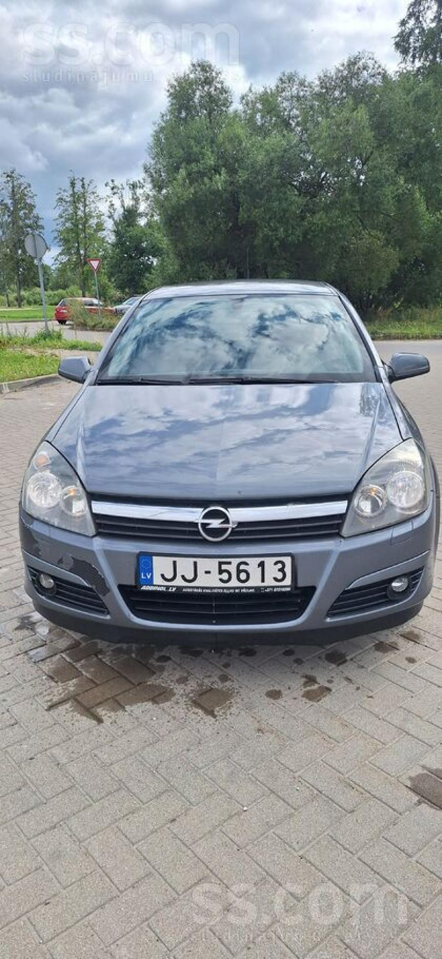Pelēks Opel Astra 2005 Jēkabpils, ar dzinēja tilpumu 1.60 L un nobraukumu 290 tūkst. km par 1230 €, foto 1 vietnē AUTOMOTO.COM.LV