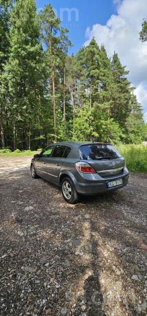 Grey Opel Astra 2005 in Kuldiga, with an engine capacity of 1.70 L and mileage of 327 thousand km for 1150 €, photo 5 on AUTOMOTO.COM.LV