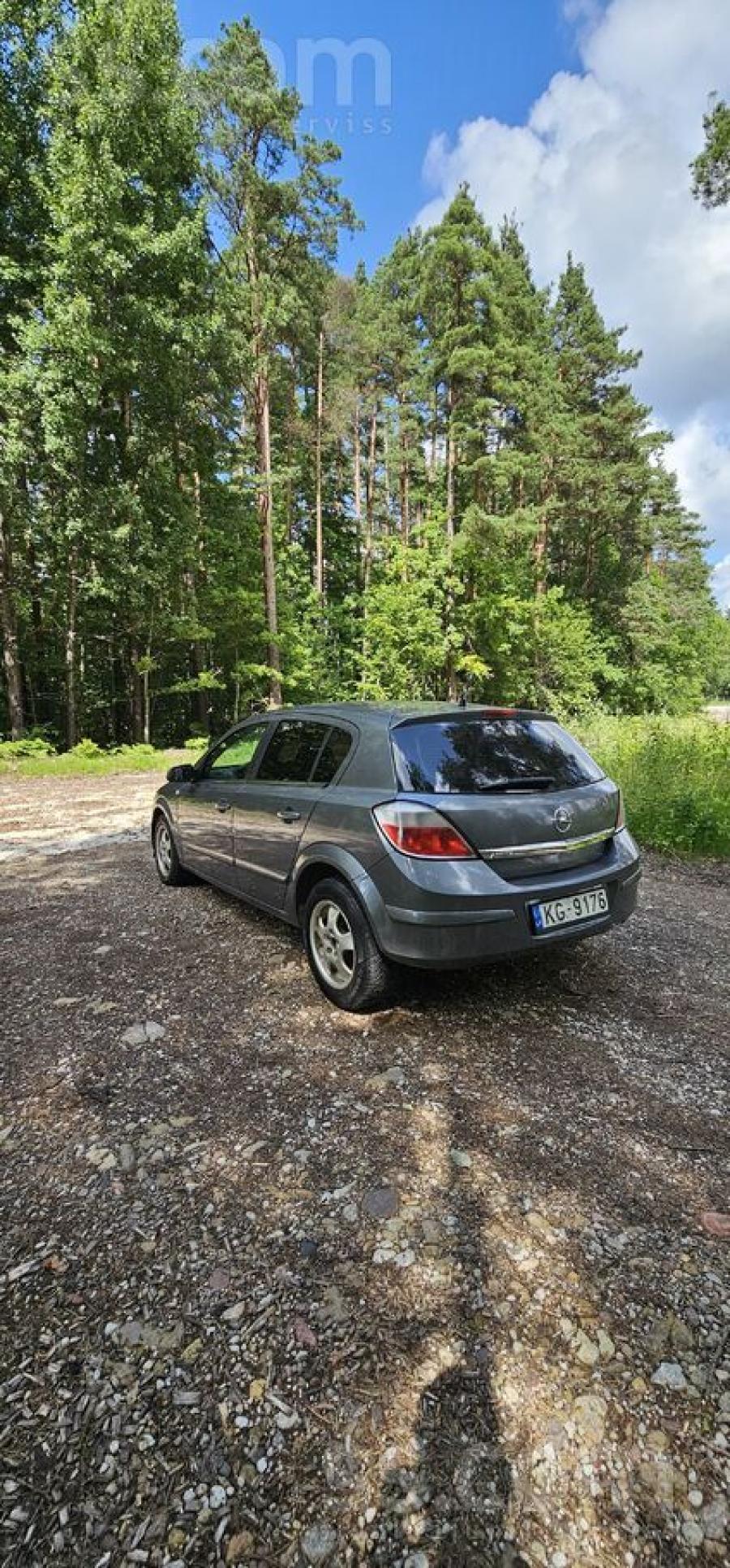 Grey Opel Astra 2005 in Kuldiga, with an engine capacity of 1.70 L and mileage of 327 thousand km for 1150 €, photo 5 on AUTOMOTO.COM.LV