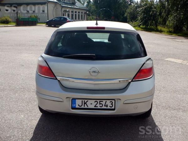 Pelēks Opel Astra 2005 Cēsis, ar dzinēja tilpumu 1.70 L un nobraukumu 309 tūkst. km par 1250 €, foto 6 vietnē AUTOMOTO.COM.LV