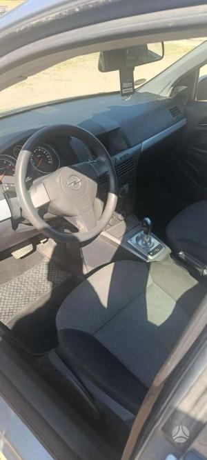 Grey Opel Astra 2005 in Kaunas, with an engine capacity of 1.60 L and mileage of 17 thousand km for 1000 €, photo 5 on AUTOMOTO.COM.LV